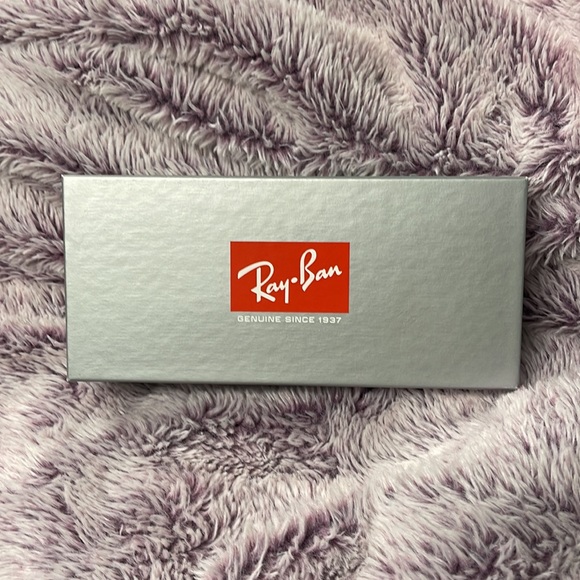 Ray-Ban | Accessories | Bnwt Empty Silver Red Ray Ban Logo ...